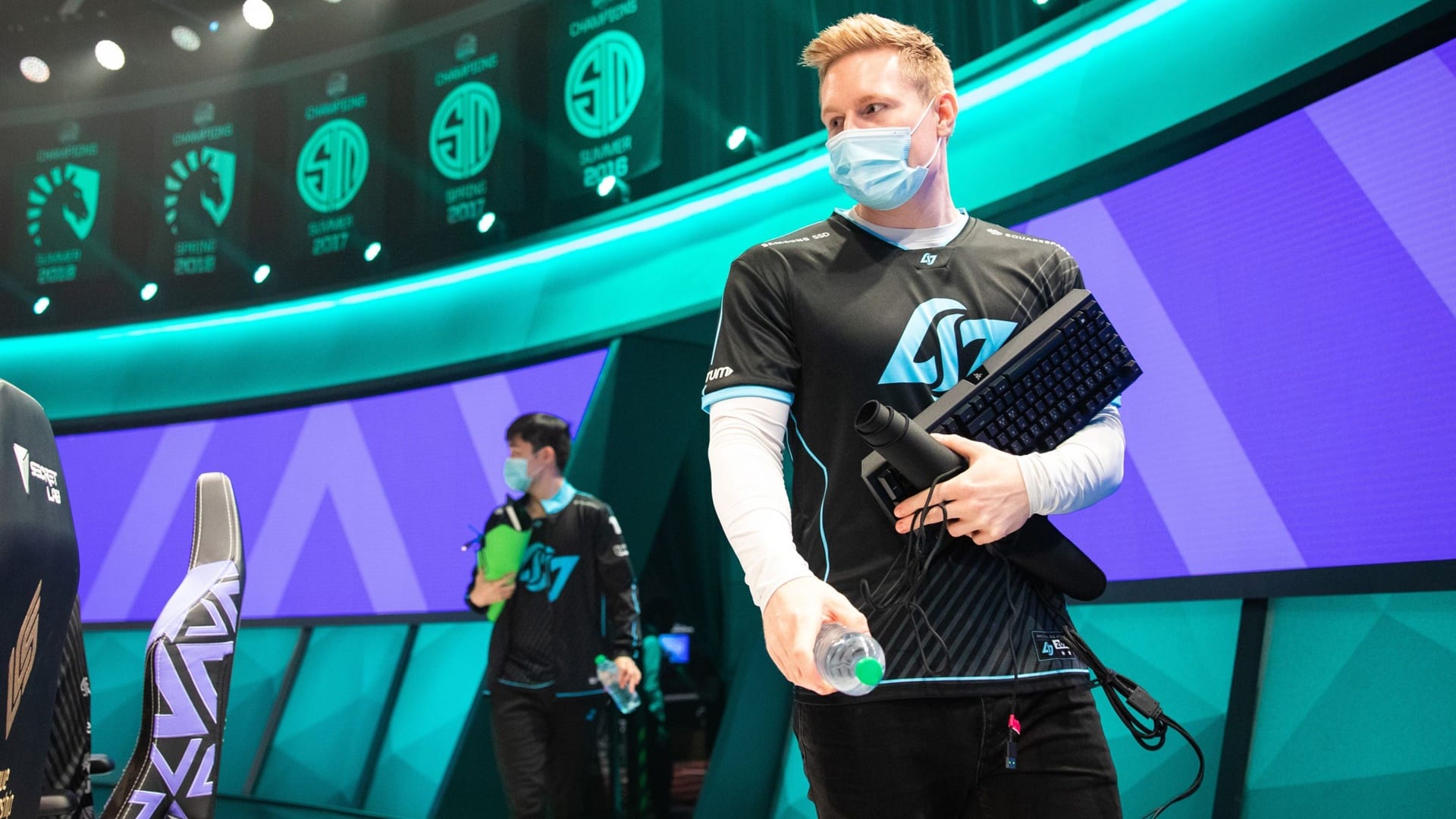 Five W's: Undefeated weekends for CLG, Atlanta FaZe and LNG esports