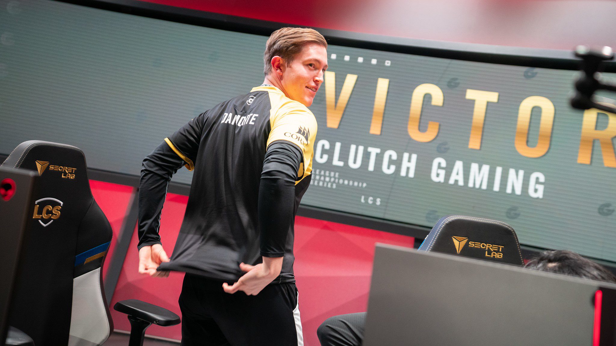 How to bench an LCS player, according to LCS players