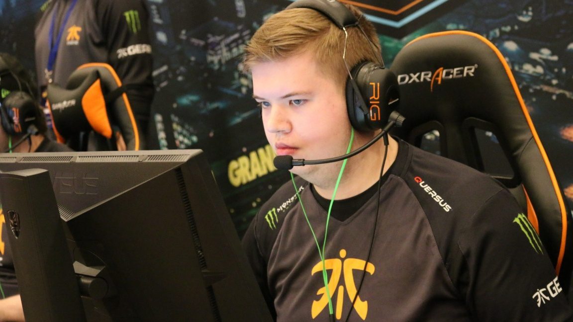 Fnatic release longest-tenured member JW from his contract